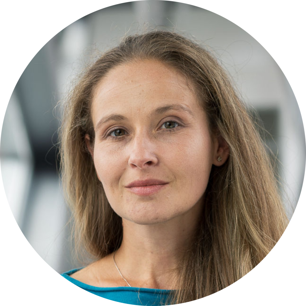 Barbara Piętka – Exciton-polariton research group